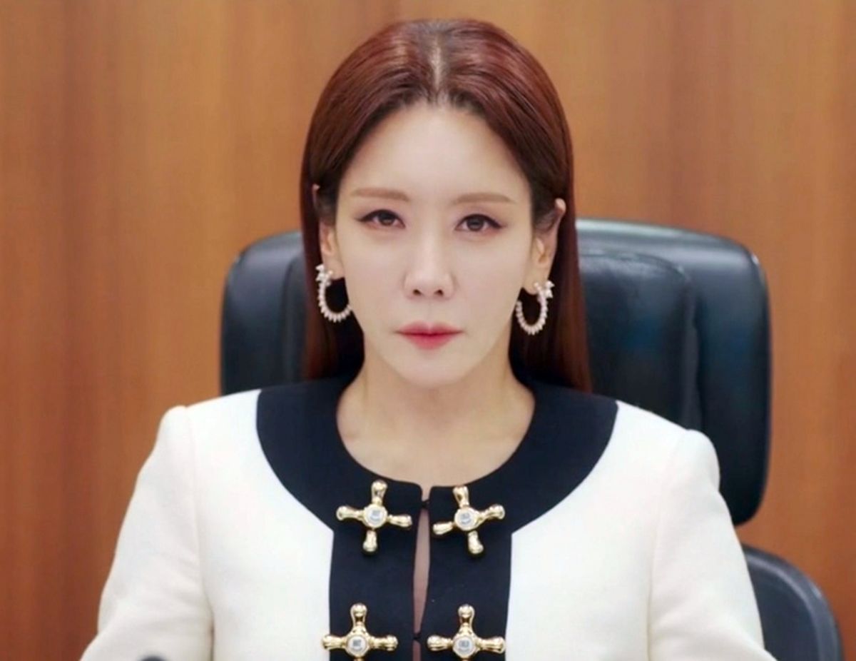 Strong Girl Nam-Soon Outfits: Three Generations of Super Stylish Women ...