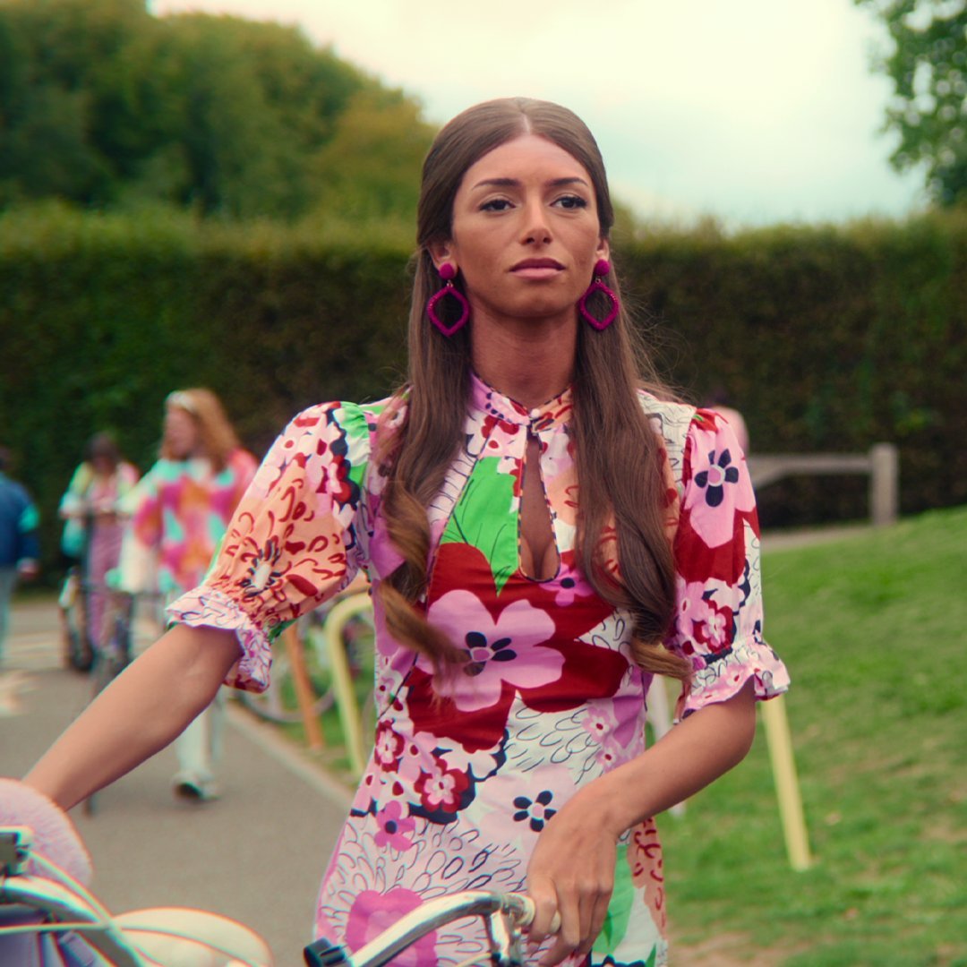 Netflix’s Sex Education: Highly Fashionable Season 4 Outfits ...