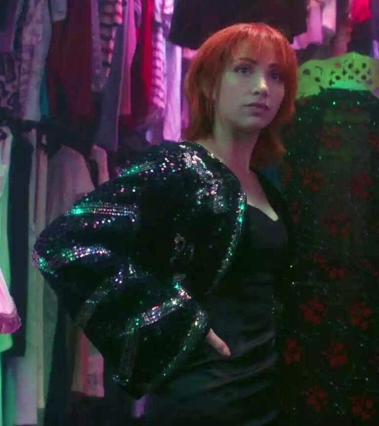 Nami's Outfits in One Piece on Netflix - Elemental Spot