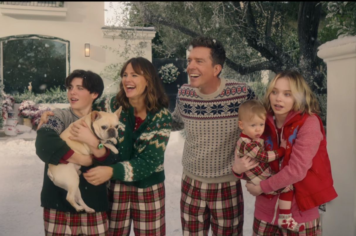 Family Switch: Steal Jess and CC Walker’s Body-Swapping Outfits