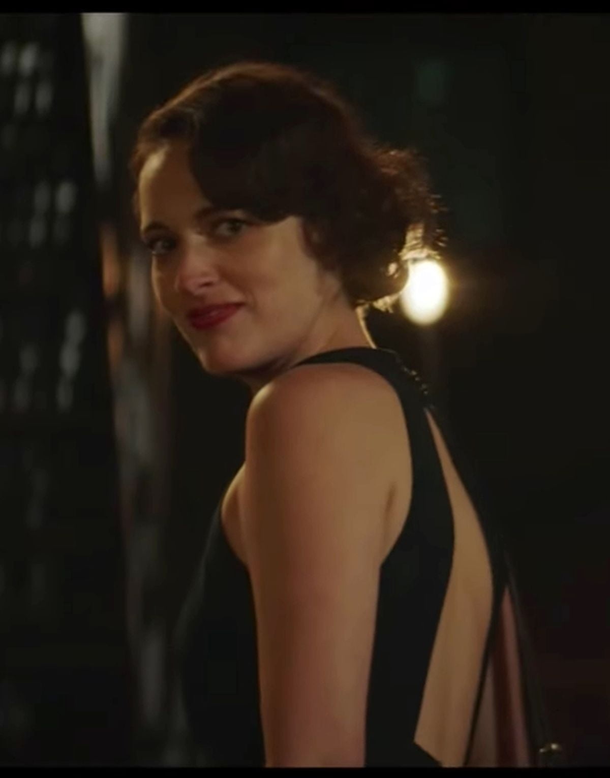 The Modern and Always Chic Fleabag Outfits - Elemental Spot