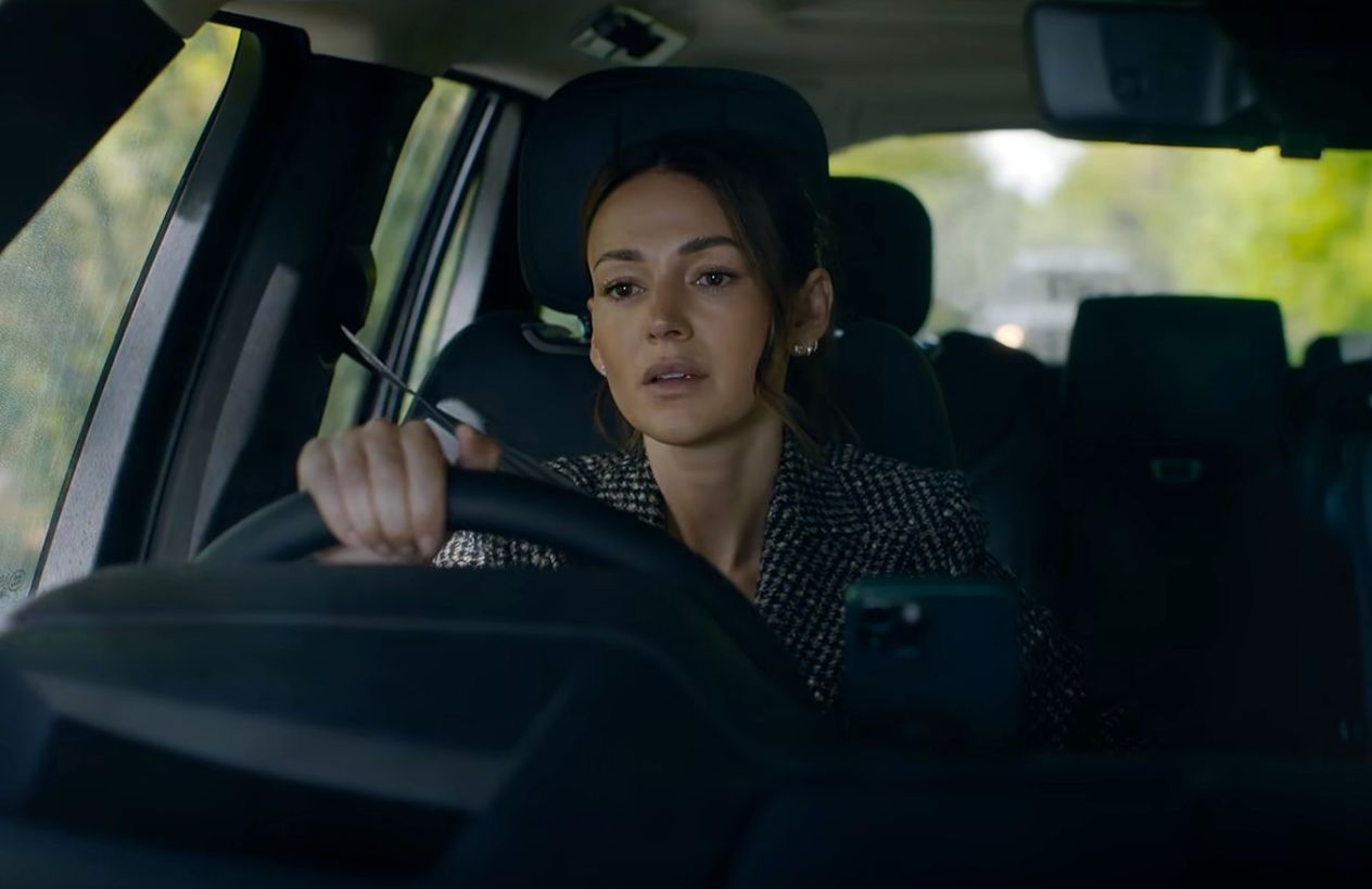 Fool Me Once Fashion Theft: Capturing Maya Stern's Look on Netflix ...