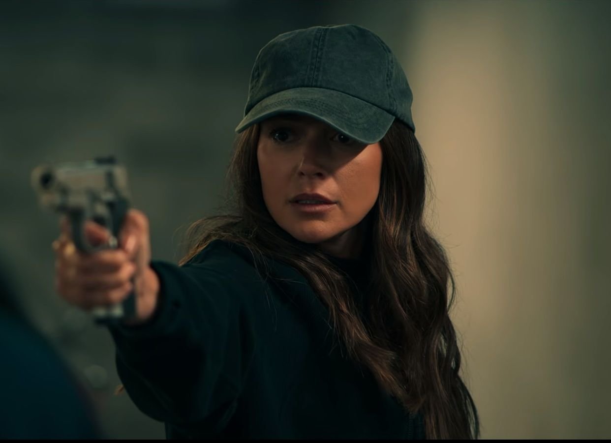 Fool Me Once Fashion Theft: Capturing Maya Stern's Look on Netflix ...