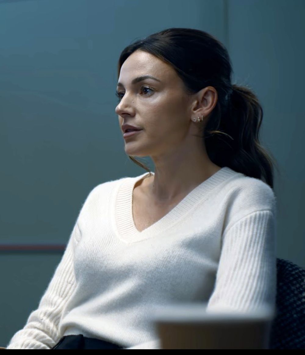 Fool Me Once Fashion Theft: Capturing Maya Stern's Look on Netflix ...