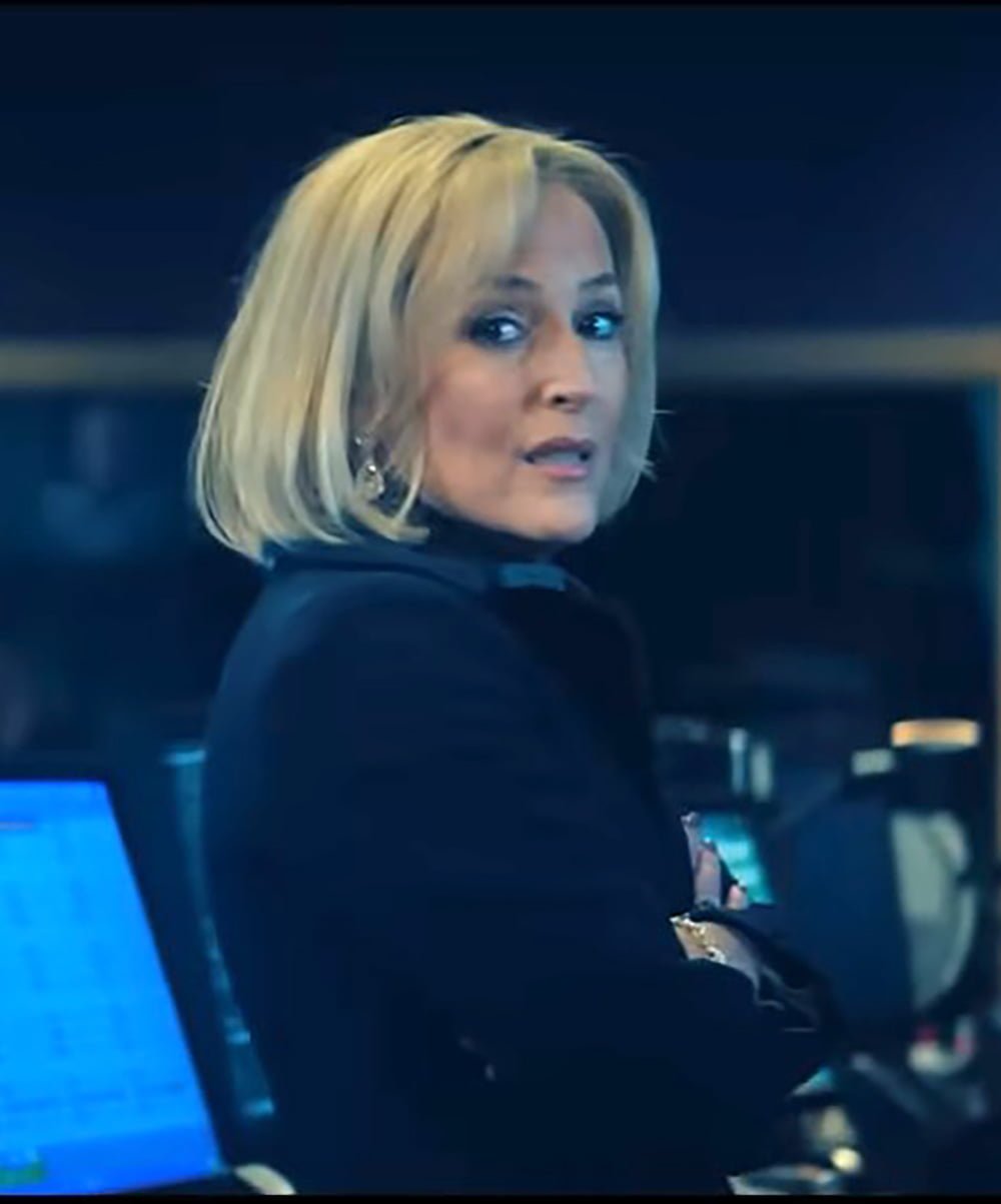 The Netflix Scoop Outfits: The Powerful Women and Outfits Behind the ...