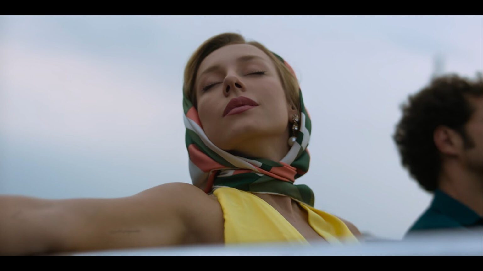 Outfits worn by Lili (Ester Expósito) in Netflix's TV Show Bandidos - Elemental Spot