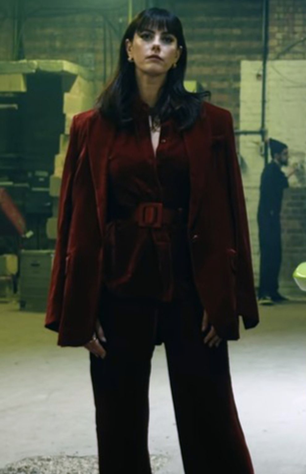 Steal Susie Glass's The Gentlemen Red Suit Outfit - Elemental Spot