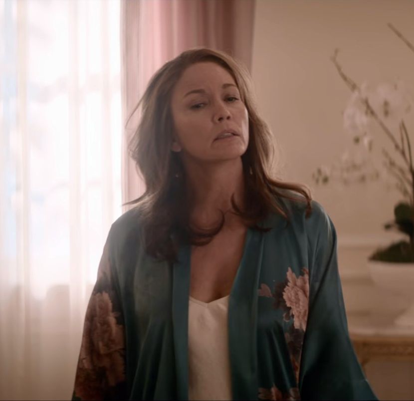 Kim+ono Silk Robe worn by Martha Cro­ker (Di­ane Lane) as seen in A Man ...