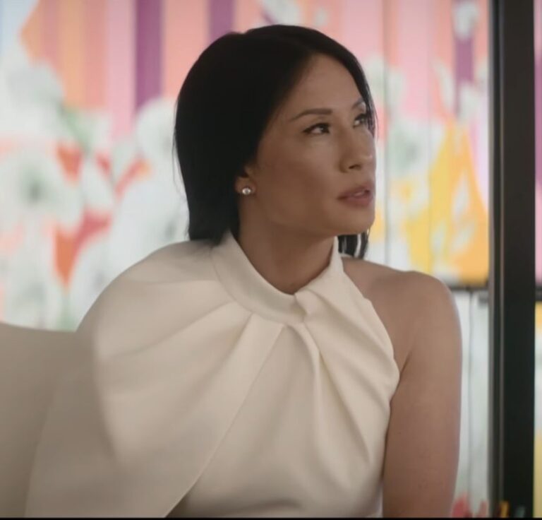 Safiyaa Jaime Black & Ivory Jumpsuit worn by Joyce Newman (Lucy Liu) as seen in A Man in Full ...