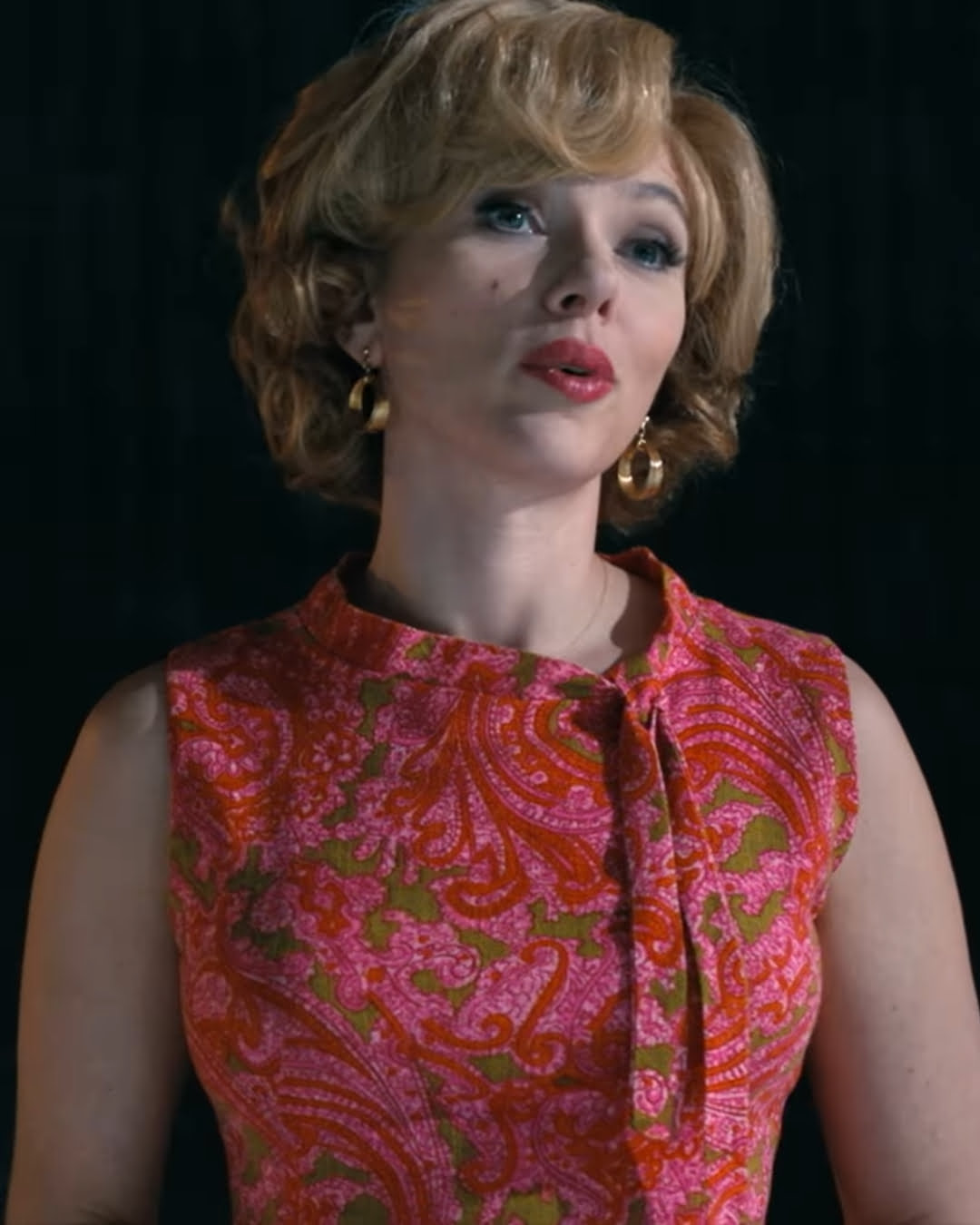 Fly Me to the Moon: Scarlett Johansson’s Kelly Jones Office Siren Style ...